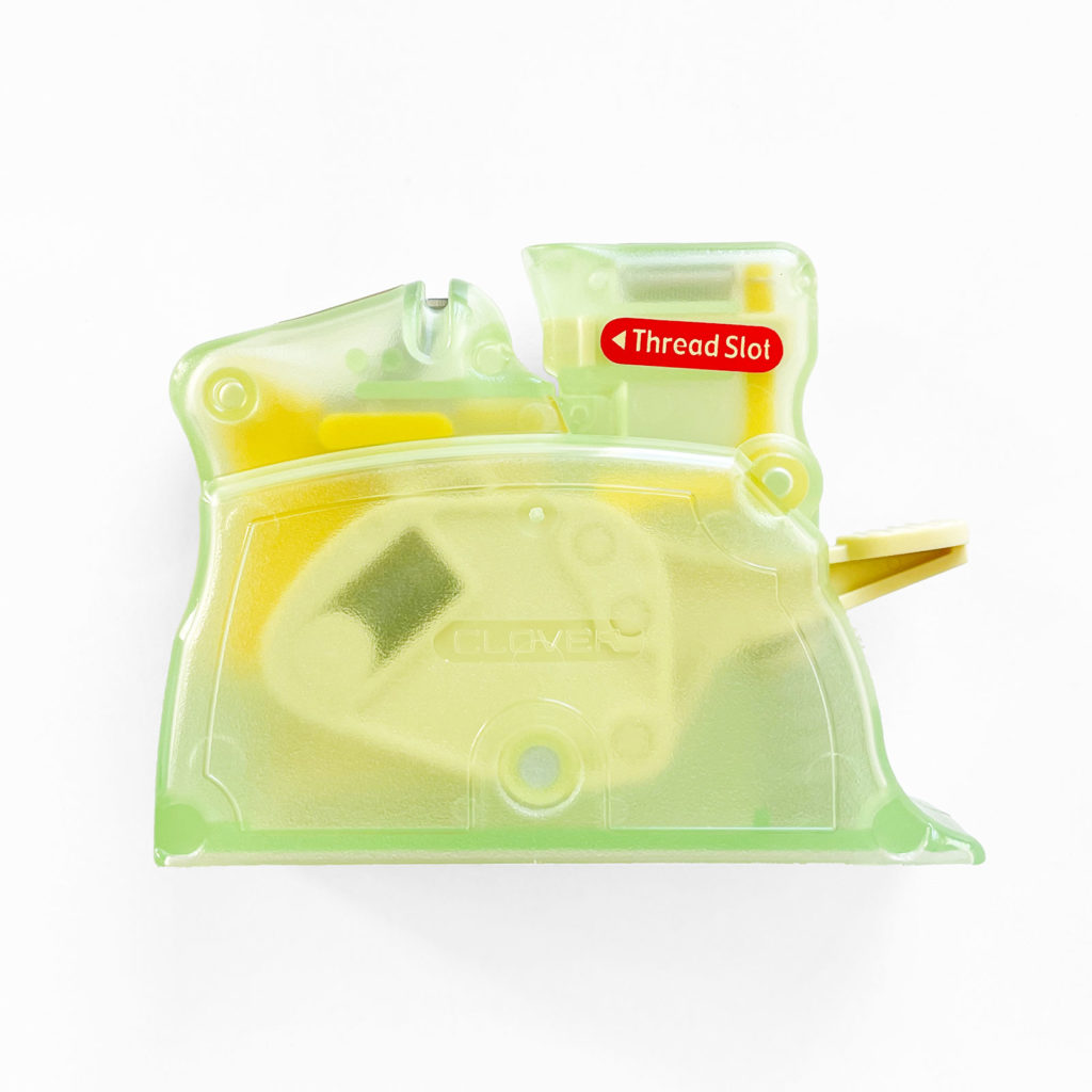 Clover desktop needle threader - Maydel Craft