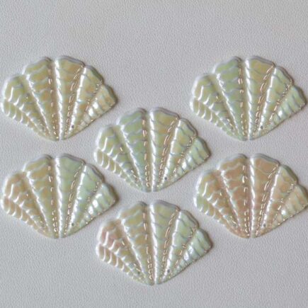 Ivory 5001 Iridescent Shell French sequins with Oriental finish - Maydel